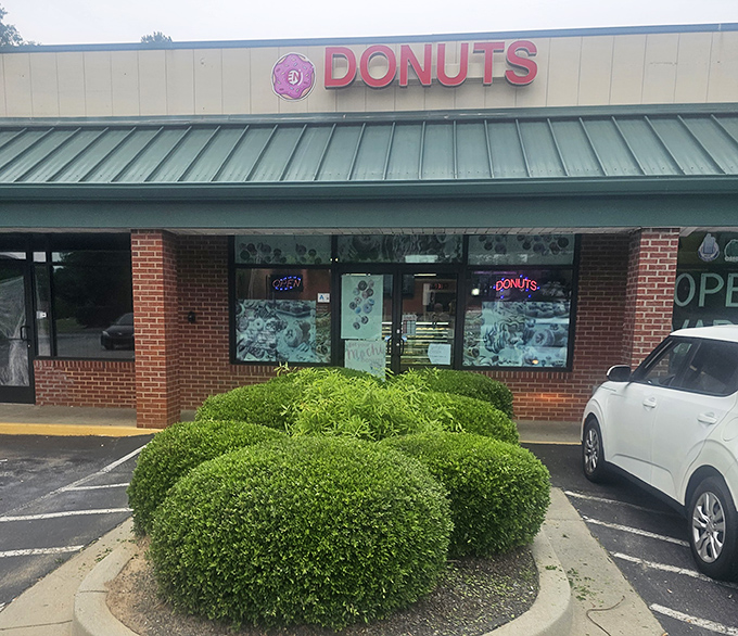 No frills, all thrills! EN Donuts' straightforward storefront hides a wonderland of glazed perfection behind those windows.