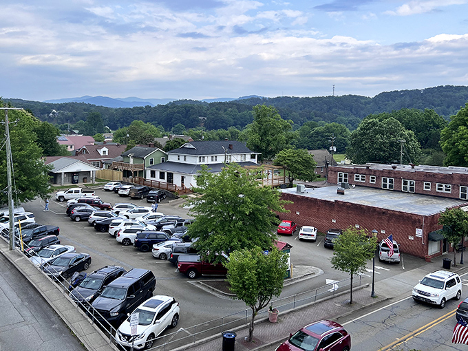 Ellijay's historic downtown buildings stand proudly against a backdrop of rolling hills, offering a perfect setting for autumn apple festivals.