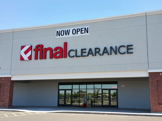 Final Clearance delivers treasure hunting thrills where yesterday's retail becomes today's incredible bargain discoveries.