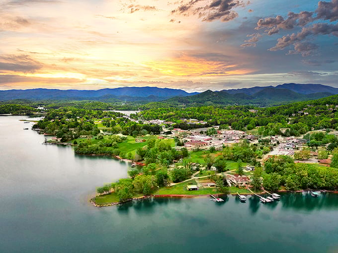 Hiawassee's panoramic view showcases why lakefront living here doesn't require a celebrity's bank account. Water, mountains, and affordability&mdash;the trifecta!