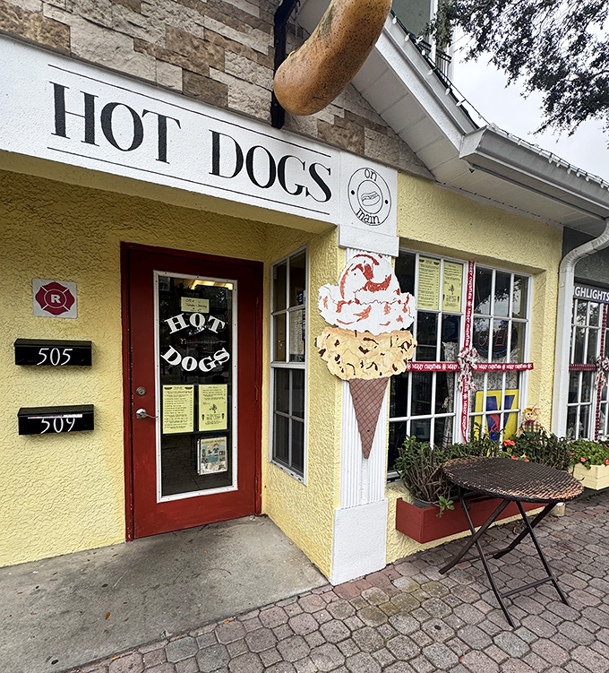 That giant ice cream cone says "childhood dreams," but the hot dogs deliver grown-up satisfaction.