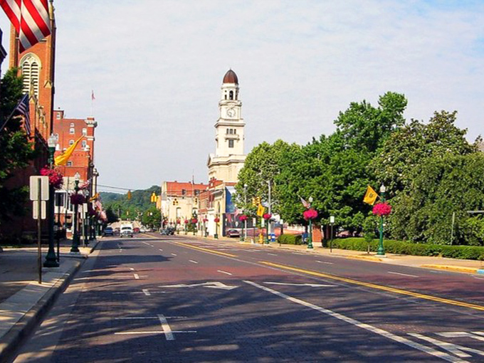 Marietta's tree-lined streets offer shade for your wallet too, with charming storefronts that respect your retirement budget.