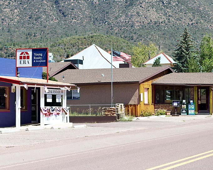 Pine's small-town businesses line up along the highway like friendly neighbors welcoming mountain visitors.