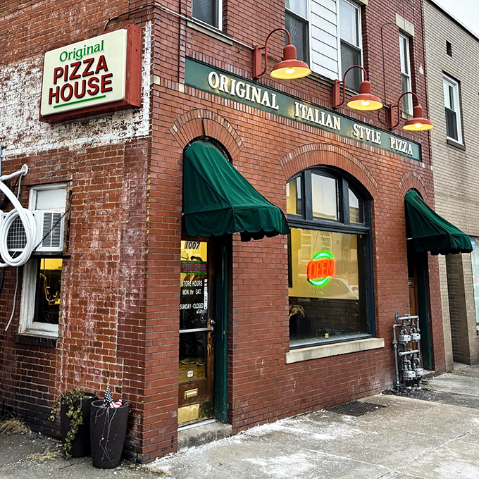 "Original Italian Style Pizza" isn't just a sign &ndash; it's a declaration of delicious intent that's stood the test of time.