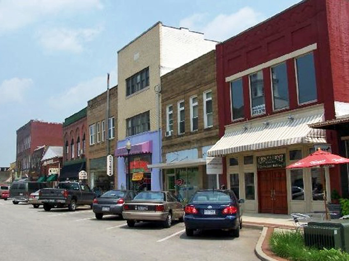 Ripley's main street flows as gently as its nearby river, offering peace and small-town hospitality. 