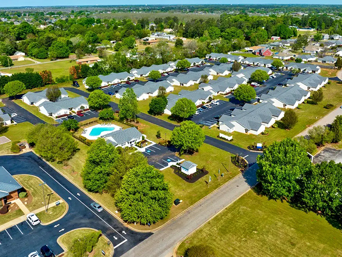 Affordable living never looked so good! These neat housing communities in Warner Robins offer comfort without breaking the bank.