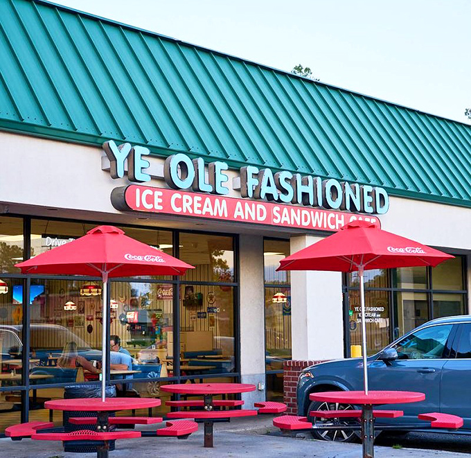 Red picnic tables and turquoise trim - like eating at a 1950s beach party.