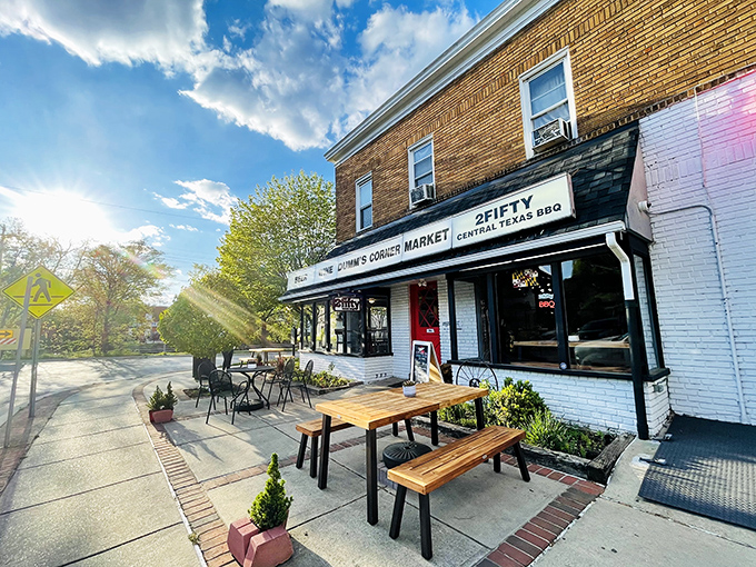 Those bright outdoor tables are perfect for enjoying messy ribs while soaking up some Maryland sunshine.
