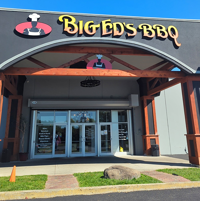 The sign at Big Ed's is bigger than my first apartment. When your BBQ is this good, subtle advertising is completely unnecessary.