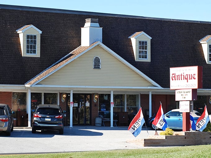 That welcoming front porch practically begs you to come inside and start your antique hunting adventure.