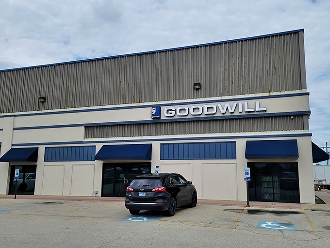 Modern design meets timeless bargain hunting at this spacious Champaign location that welcomes all shoppers.