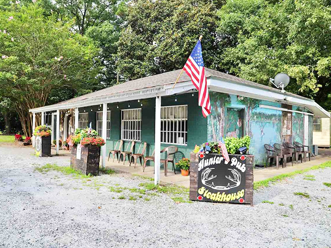 With its American flag proudly displayed, Hunter's Pub serves up patriotic portions of perfectly grilled beef in a charming country setting.
