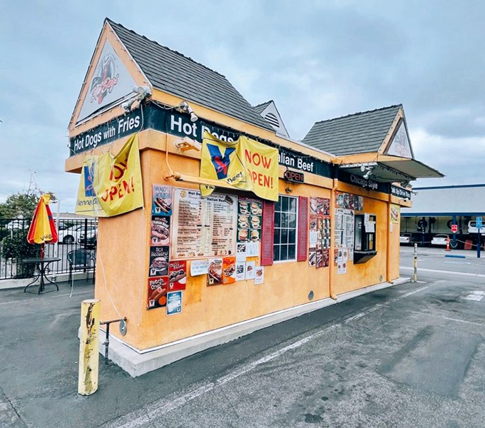 The cheerful yellow building promises serious Chicago flavors &ndash; and delivers every single time without fail or compromise.