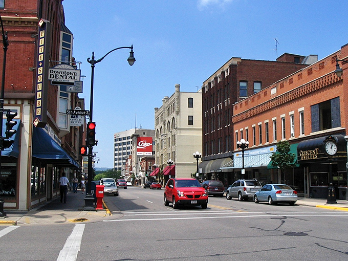 La Crosse: Red brick buildings creates affordable charm. Downtown feels both timeless and budget-friendly!