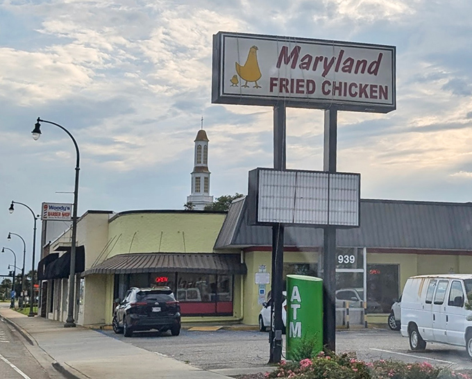 A taste of the Mid-Atlantic in Myrtle Beach! Maryland's pressure-fried technique creates chicken that's worth crossing state lines for.
