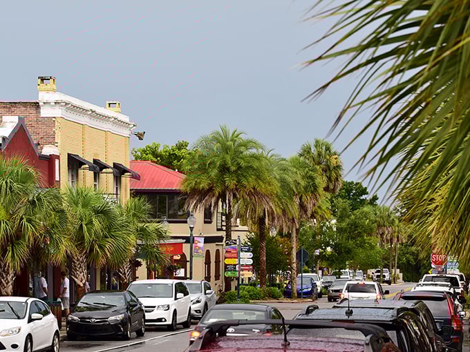 This postcard-worthy street proves that even small towns deserve their own iconic landmarks and photo opportunities.