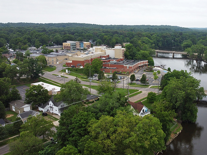 Niles offers that perfect blend of riverside charm and budget-friendly living, where your retirement account can finally stop sending you worried emails.