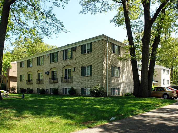Mature trees and manicured grounds create the perfect backdrop for afternoon strolls and good gossip.