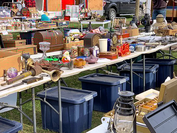 Tables loaded with mysteries waiting to be solved. Is that a priceless antique or expensive junk? Only one way to find out! 