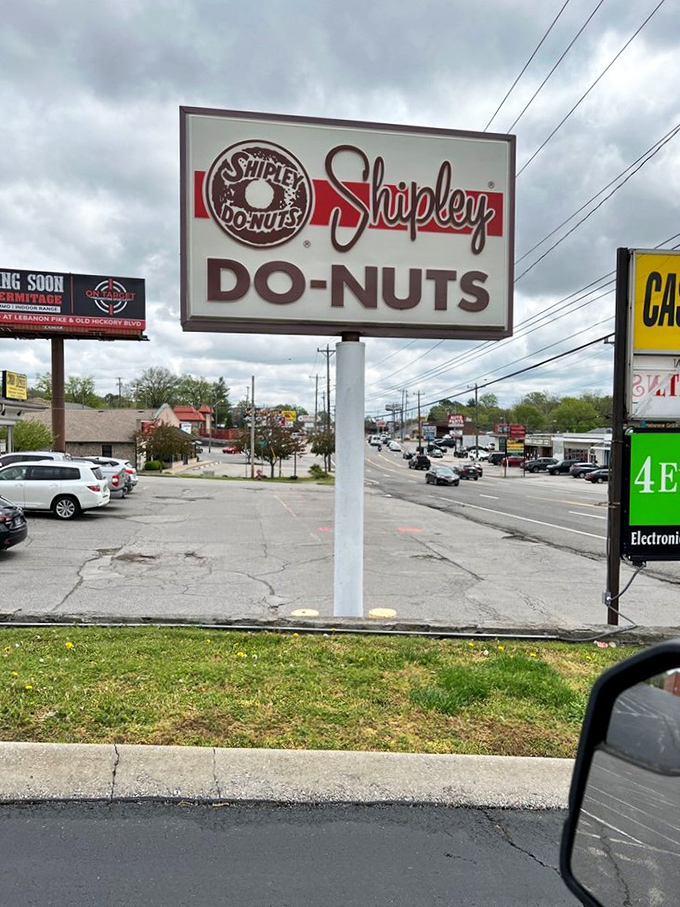 Classic donut shop architecture housing Texas-style magic - proof that good things come in modest packages.