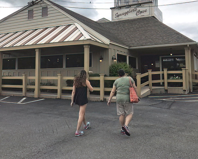 This mountain hideaway proves you don't need an ocean view to sail away on seafood dreams.