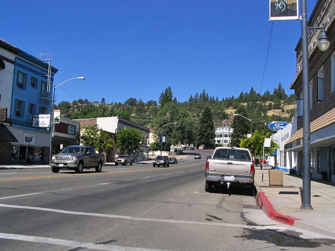 High desert charm meets small-town practicality where the Safeway sign feels almost cosmopolitan somehow.