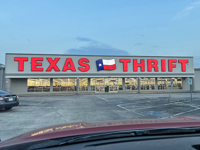 The evening glow makes Texas Thrift look like the mothership calling all bargain hunters home. Beam me up, thrifty!