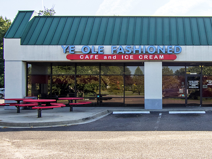 This cheerful storefront promises ice cream dreams and sandwich schemes under one happy roof.