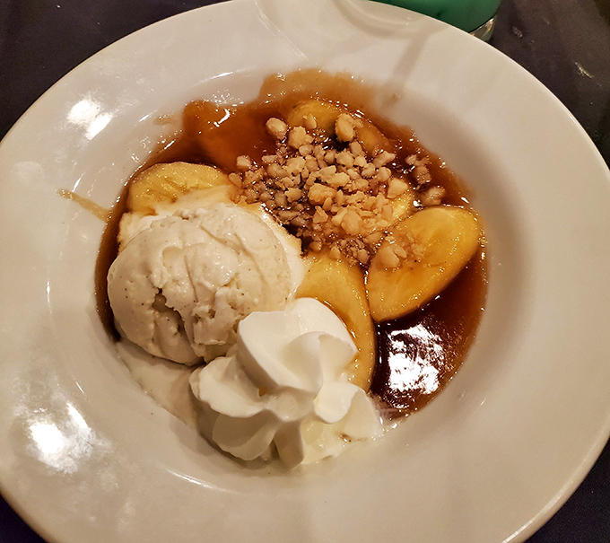 Bananas Foster that makes you forget your table manners. Go ahead, lick the plate&mdash;we won't judge.