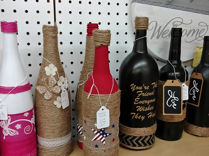 Bottle art that transforms yesterday's wine vessels into today's Pinterest-worthy decor&mdash;crafting that doesn't require your participation.