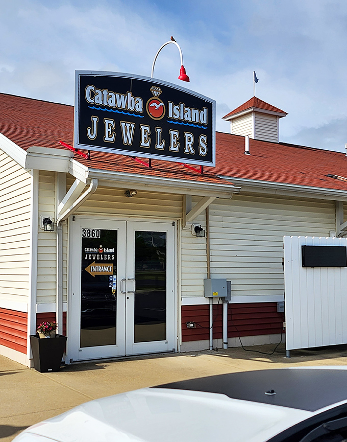 Catawba Island Jewelers sparkles among Harbor Light's offerings &ndash; because what's a lakeside shopping spree without something that catches the light?