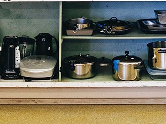 Kitchen gadget heaven! From barely-used pressure cookers to vintage pots, these culinary tools are ready for their comeback tour in your kitchen.