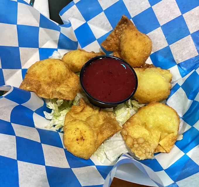 These golden parcels of joy prove that happiness can indeed be deep-fried and crispy.