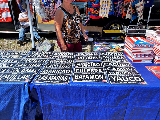 Geography lessons you can hang on your wall! These colorful Puerto Rican town signs would make even the most directionally-challenged feel like a local.