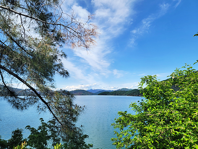 Fresh mountain air makes everything taste better, especially when the view comes free with your meal.