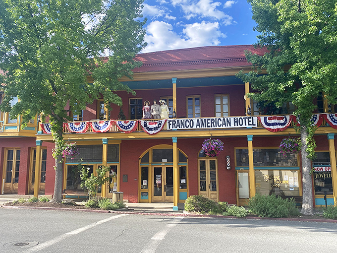 The Franco American Hotel stands as Yreka's grand dame, dressed in patriotic bunting like she's ready for the town's biggest parade. History with a side of hospitality.