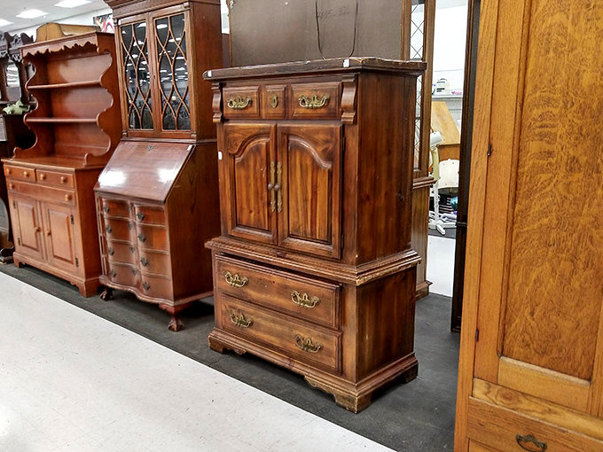 These wooden beauties have stories to tell. That hutch probably witnessed more family dinners than a Thanksgiving marathon on TV.