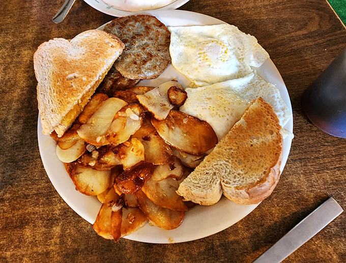 This breakfast plate doesn't need filters or fancy lighting&mdash;just your undivided attention and an empty stomach. Those home fries are calling your name.