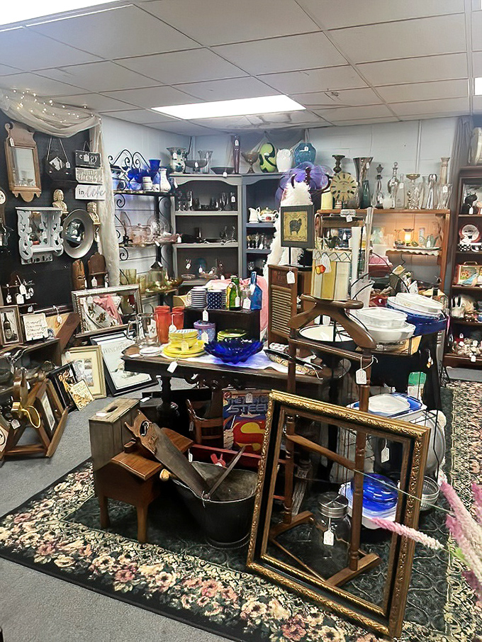 Every surface holds potential treasures in this booth. The golden picture frame is just waiting for its second act.