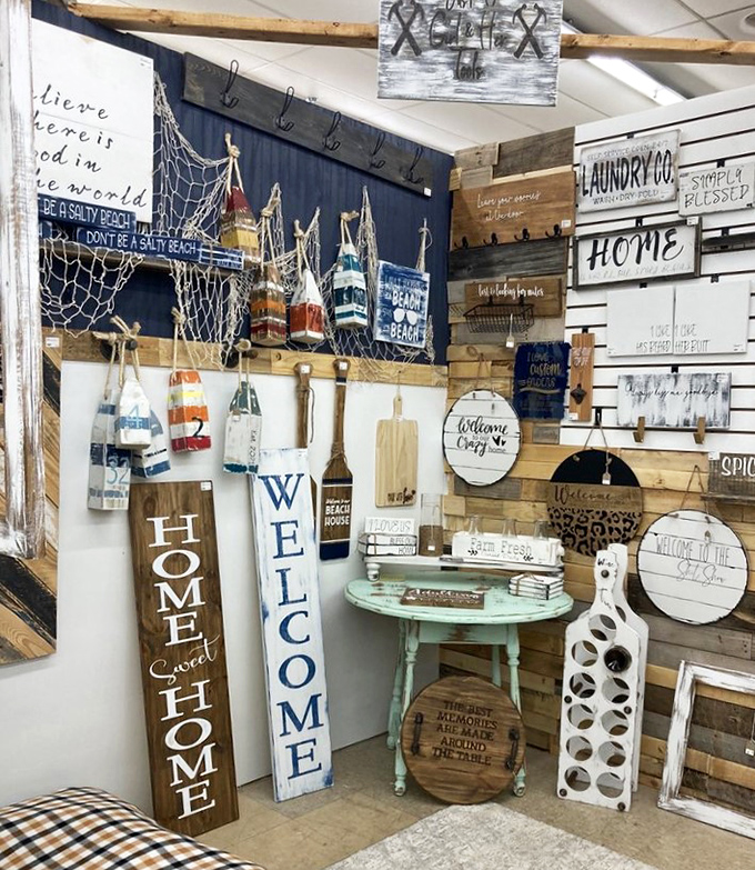 Coastal charm meets rustic nostalgia in this corner where every "WELCOME" sign has already welcomed countless guests before landing here.