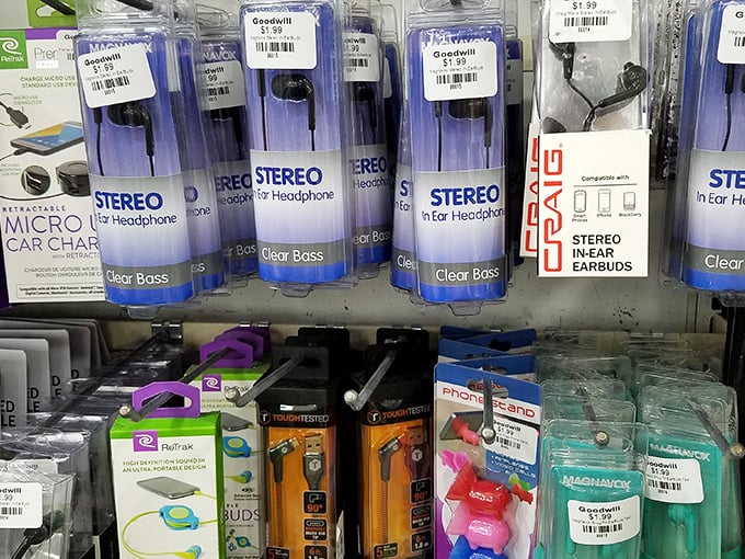 New-in-package electronics prove one shopper's impulse buy becomes another's bargain bonanza. Clear bass headphones without the budget blues!