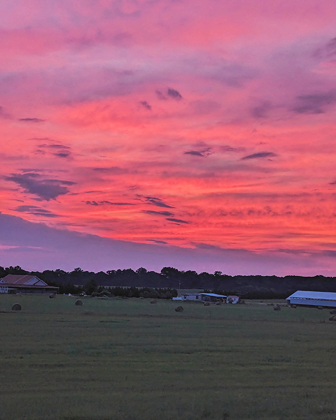 Georgia sunsets put on a show that makes even the most jaded travelers stop mid-sentence&mdash;nature's version of Broadway lights over peaceful farmland.