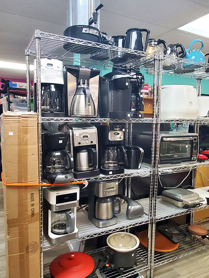 Coffee makers, toasters, and small appliances galore&mdash;because someone else's kitchen downsizing becomes your upgrade opportunity. 