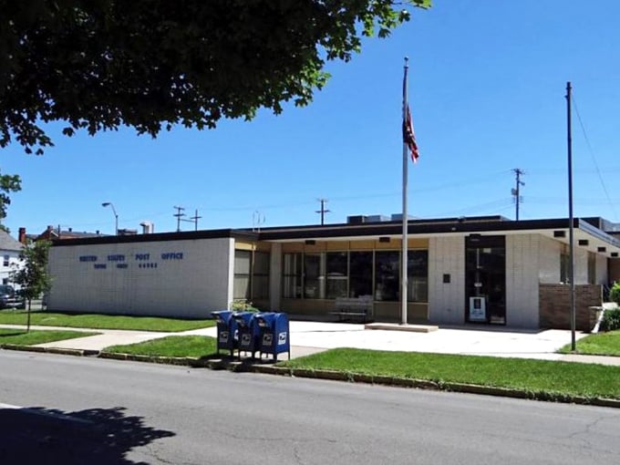 Even the post office in Tiffin has that mid-century charm that says, "Your Social Security check will arrive in style."