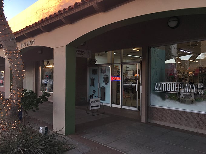Western charm meets vintage variety! Antique Plaza's quirky horse sign hints at the treasure trove of Americana waiting inside.