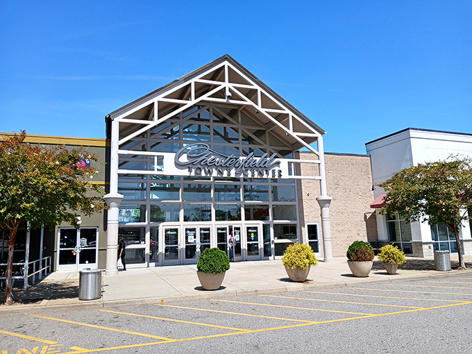 Chesterfield Towne Center's dramatic glass entrance floods the mall with natural light, creating an inviting shopping atmosphere.