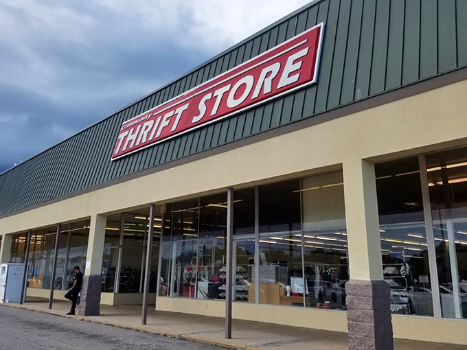 This long, warehouse-style building holds more secondhand treasures than a pirate's cave filled with forgotten gold.