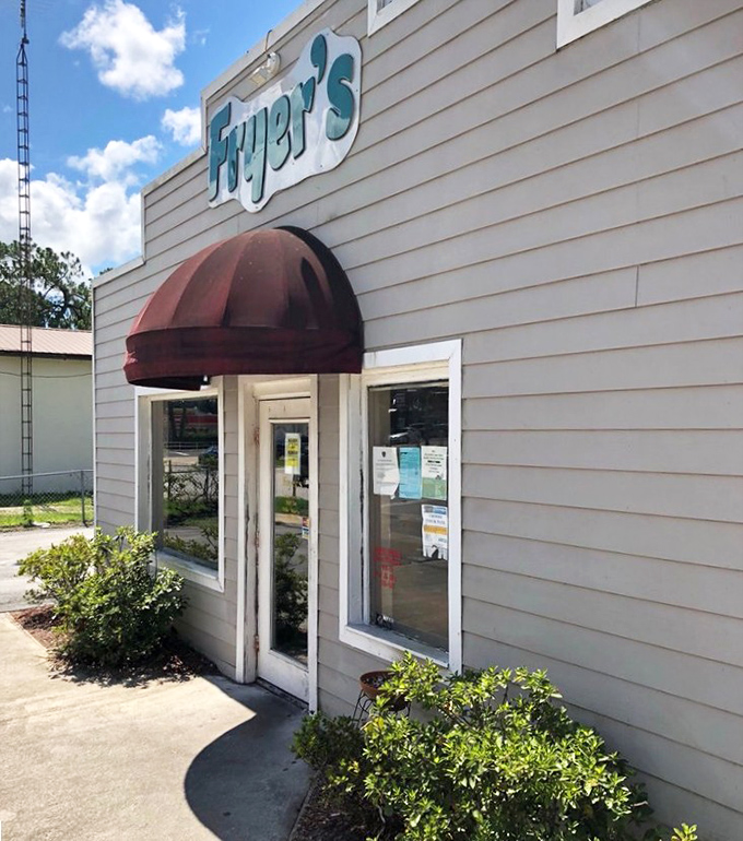 Small-town charm meets big-time flavor at this unassuming Melrose roadside chicken treasure.