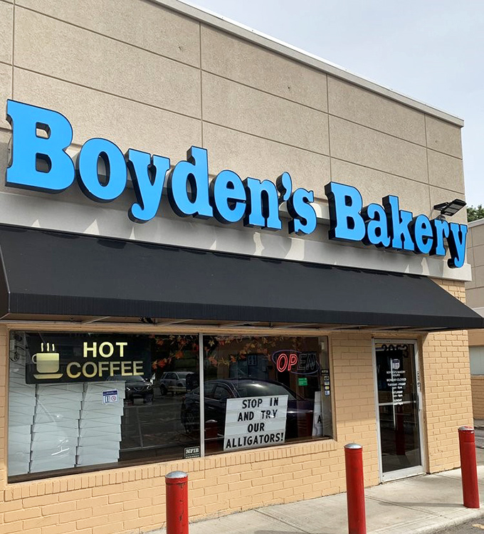 "Stop in and try our alligators" - now that's a bakery with personality and humor!