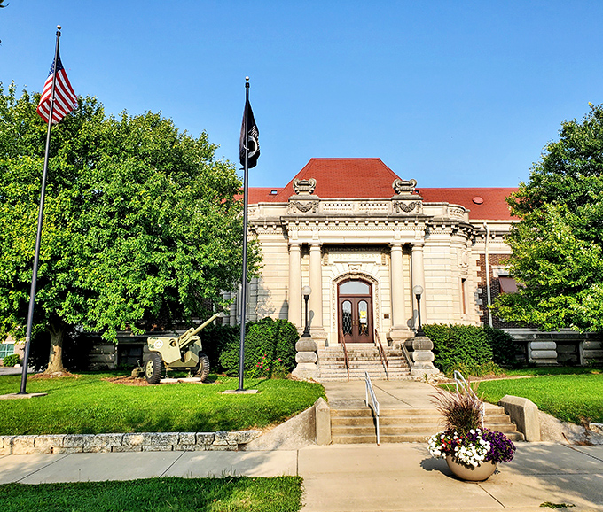 Now that&rsquo;s an entrance! A grand library front that feels like the start of a delicious chapter.